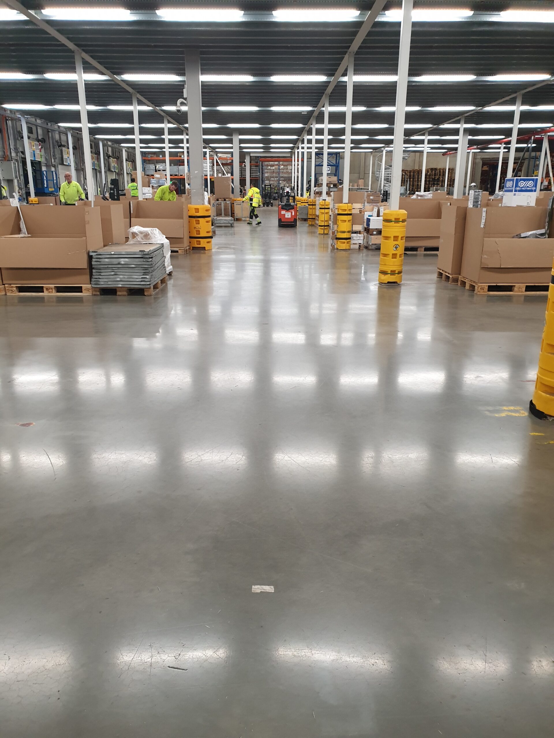 Renhold til lager - Miljøvennlig rengjøring av lager | Anker Renhold